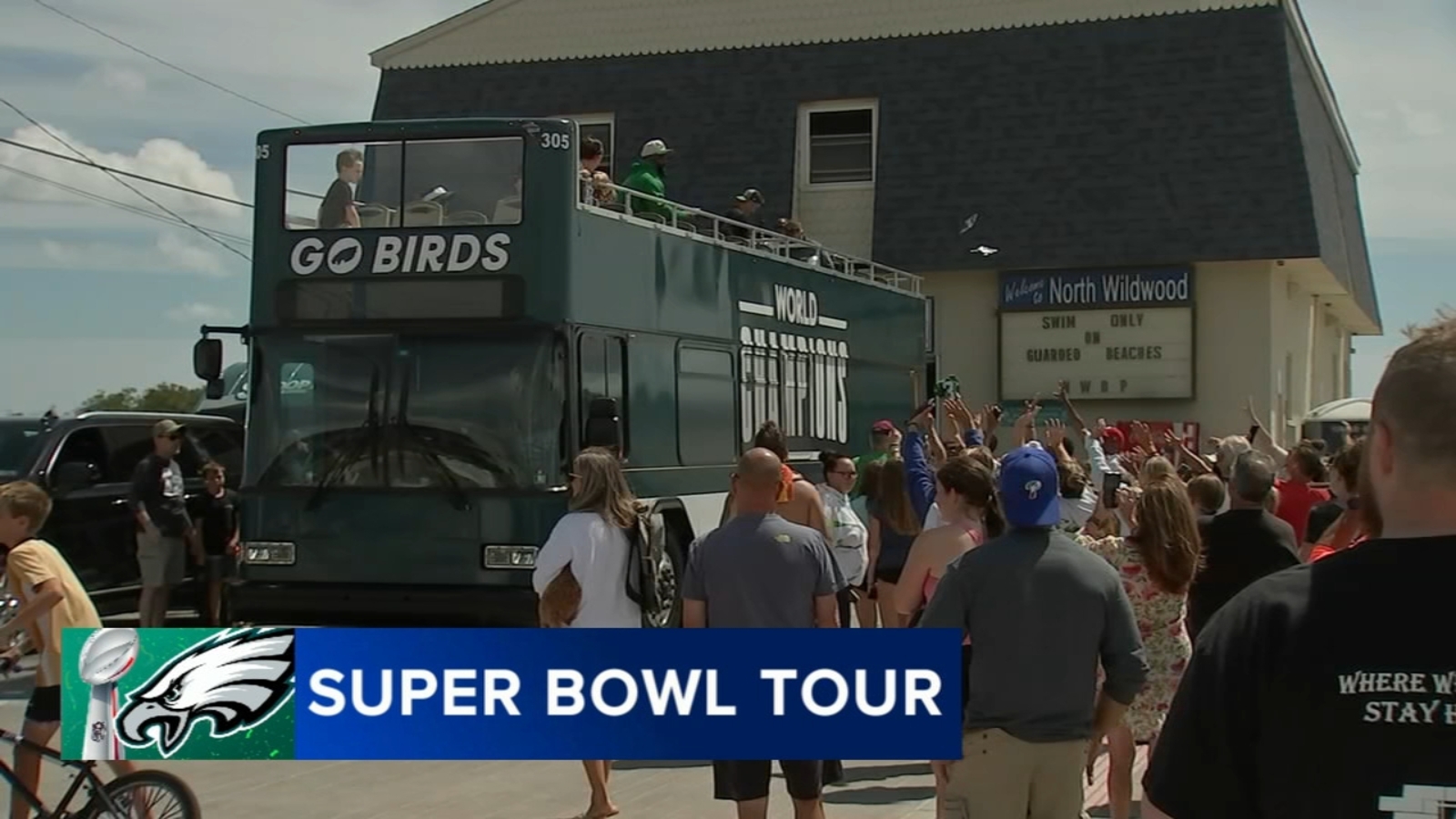 Eagles cheerleaders, mascot kick off bus tour with legend Brandon ...