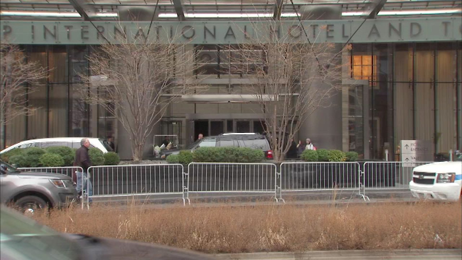 Police: Man taken into custody after Trump Tower bomb threat - ABC7 Chicago