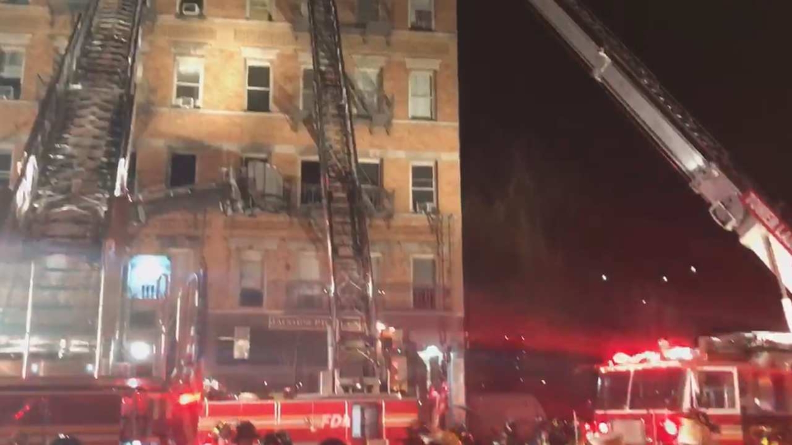 4-alarm fire burns through Upper West Side building, minor injuries ...