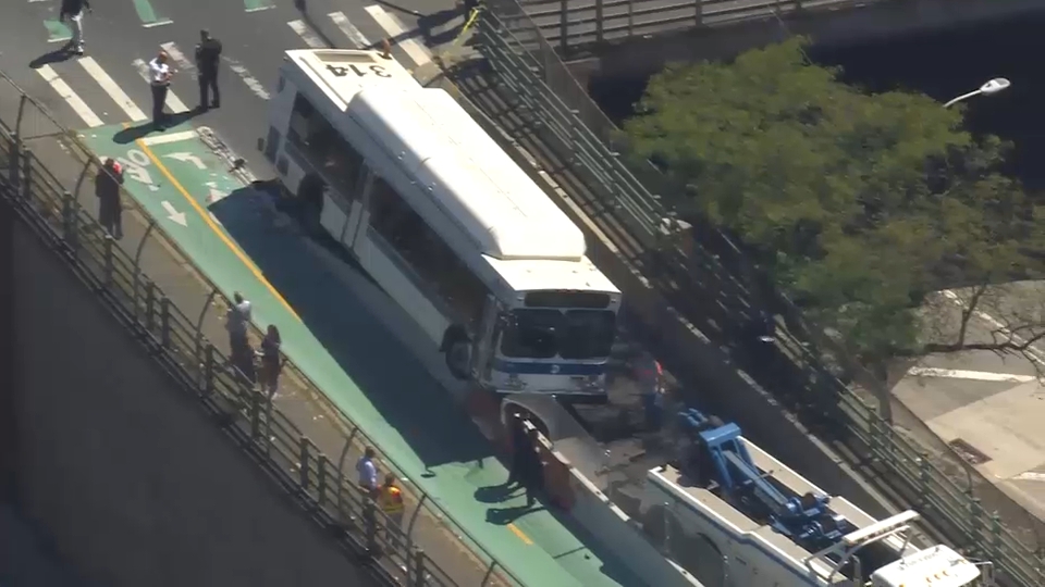 4 injured after MTA bus jumps concrete barrier in Morris Heights, Bronx ...