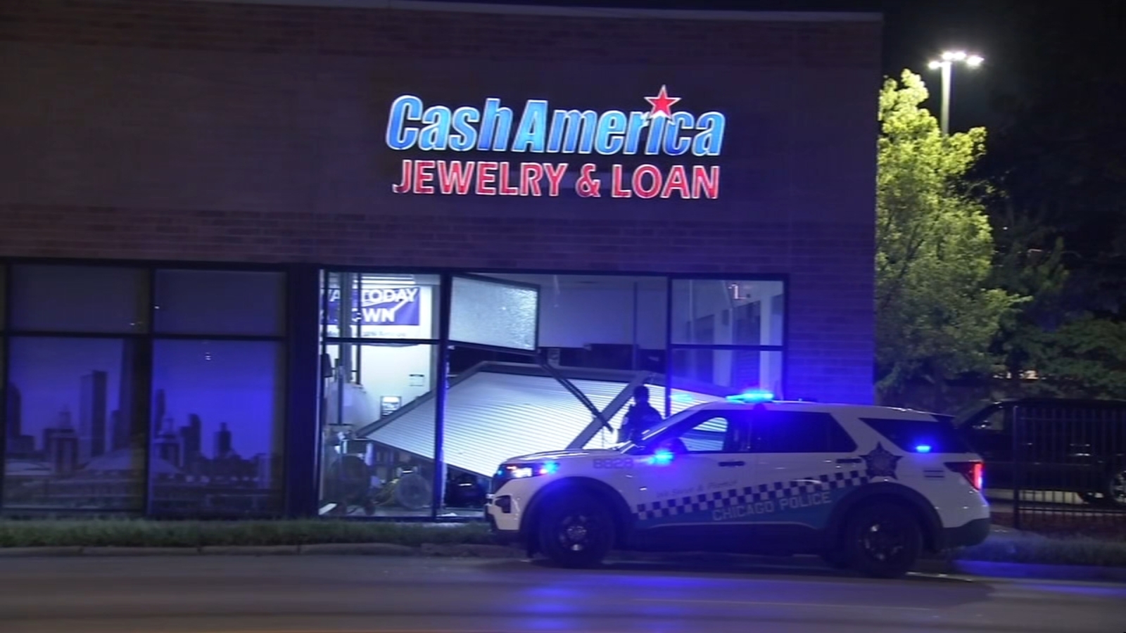 Chicago crime: Crash-and-grab burglary suspects hit pawn shop Cash ...
