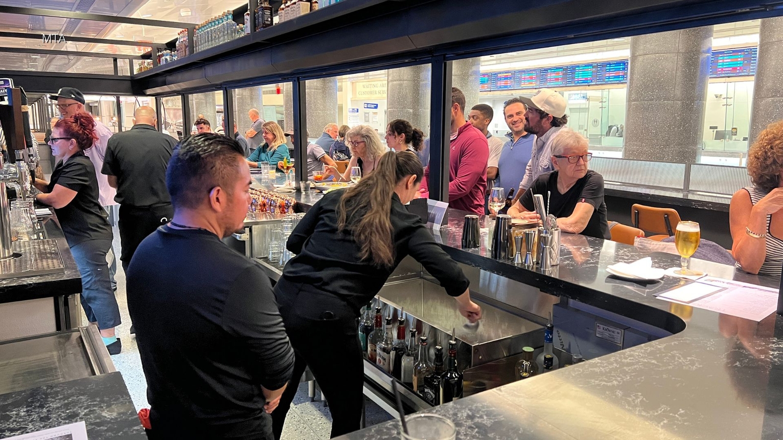 Tracks Raw Bar & Grill opens at Grand Central Madison in Manhattan ...