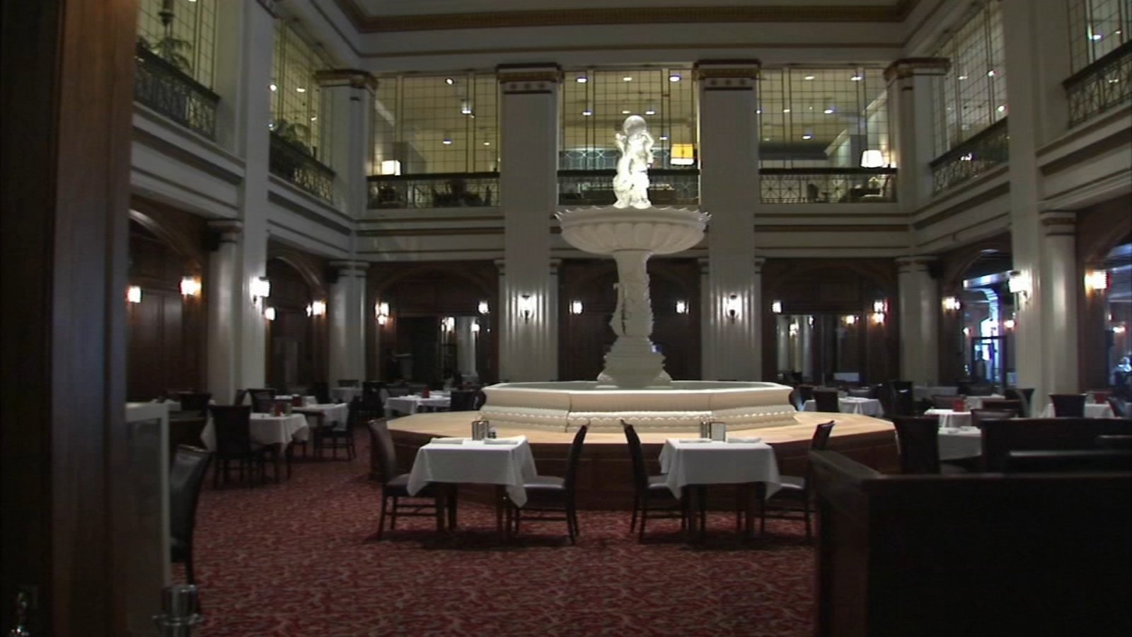 Macy's Walnut Room Chicago offers early holiday reservations to ...
