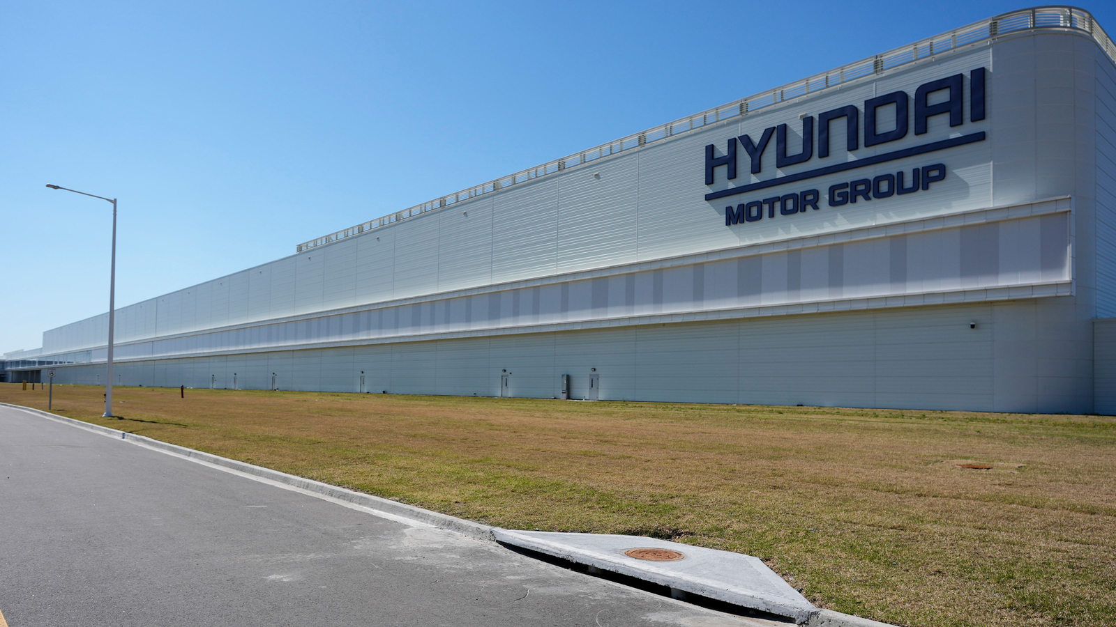 475 personas detenidas por ICE en planta de Hyundai en Georgia - ABC7 ...