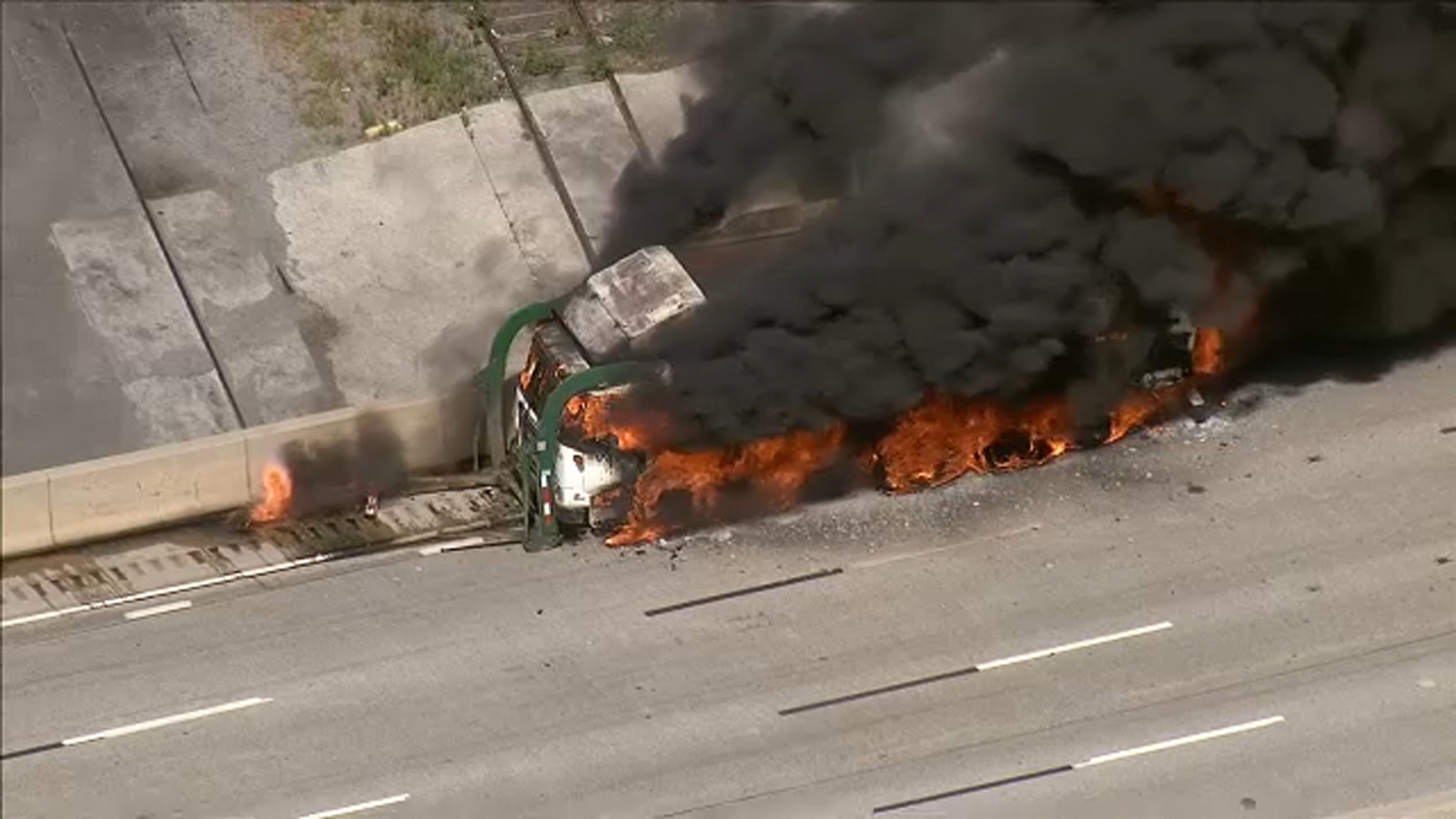 Trash truck catches fire on I-95 southbound in Northeast Philadelphia ...