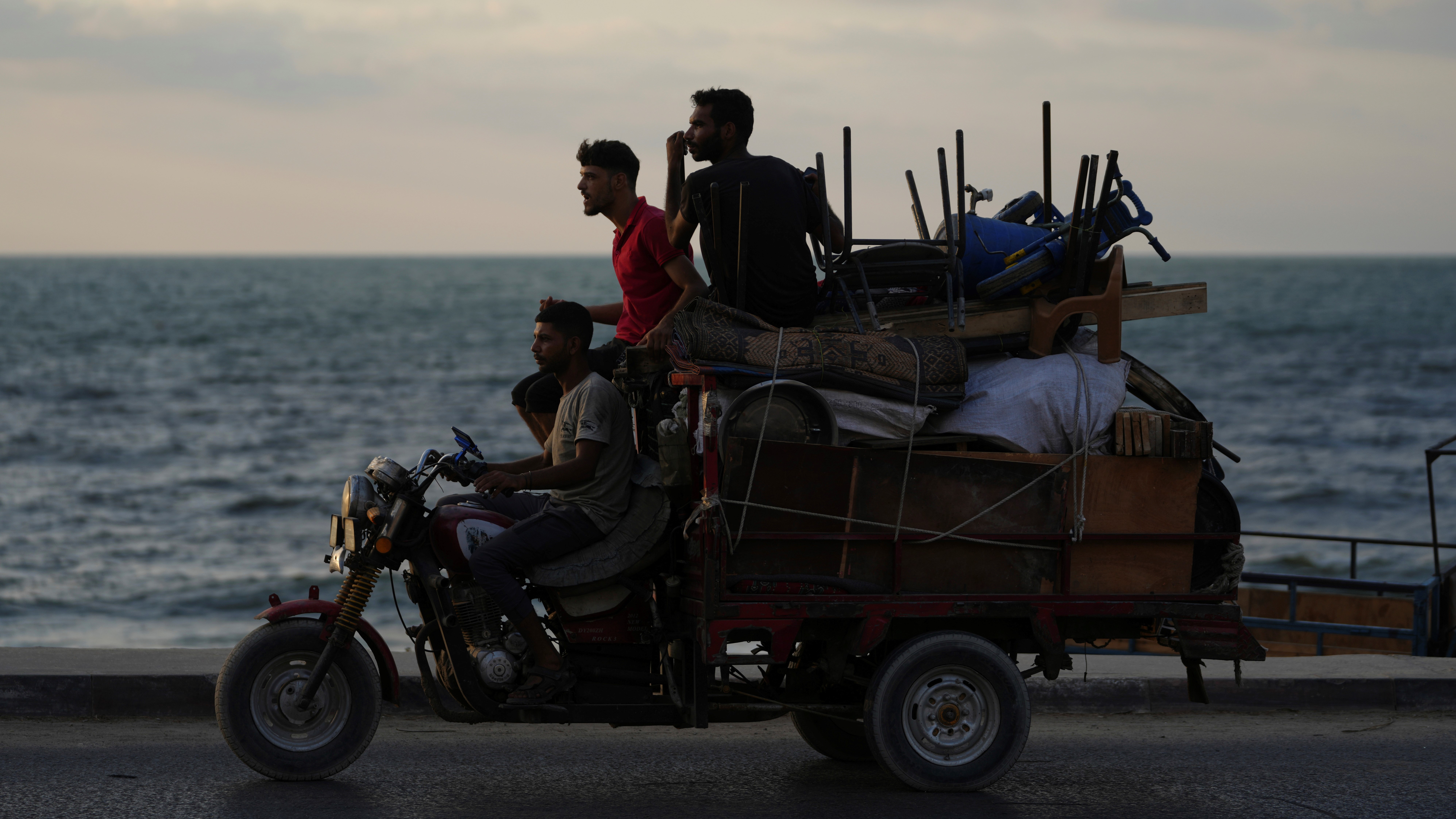 Israel calls on Palestinians, famine-stricken residents to flee and ...