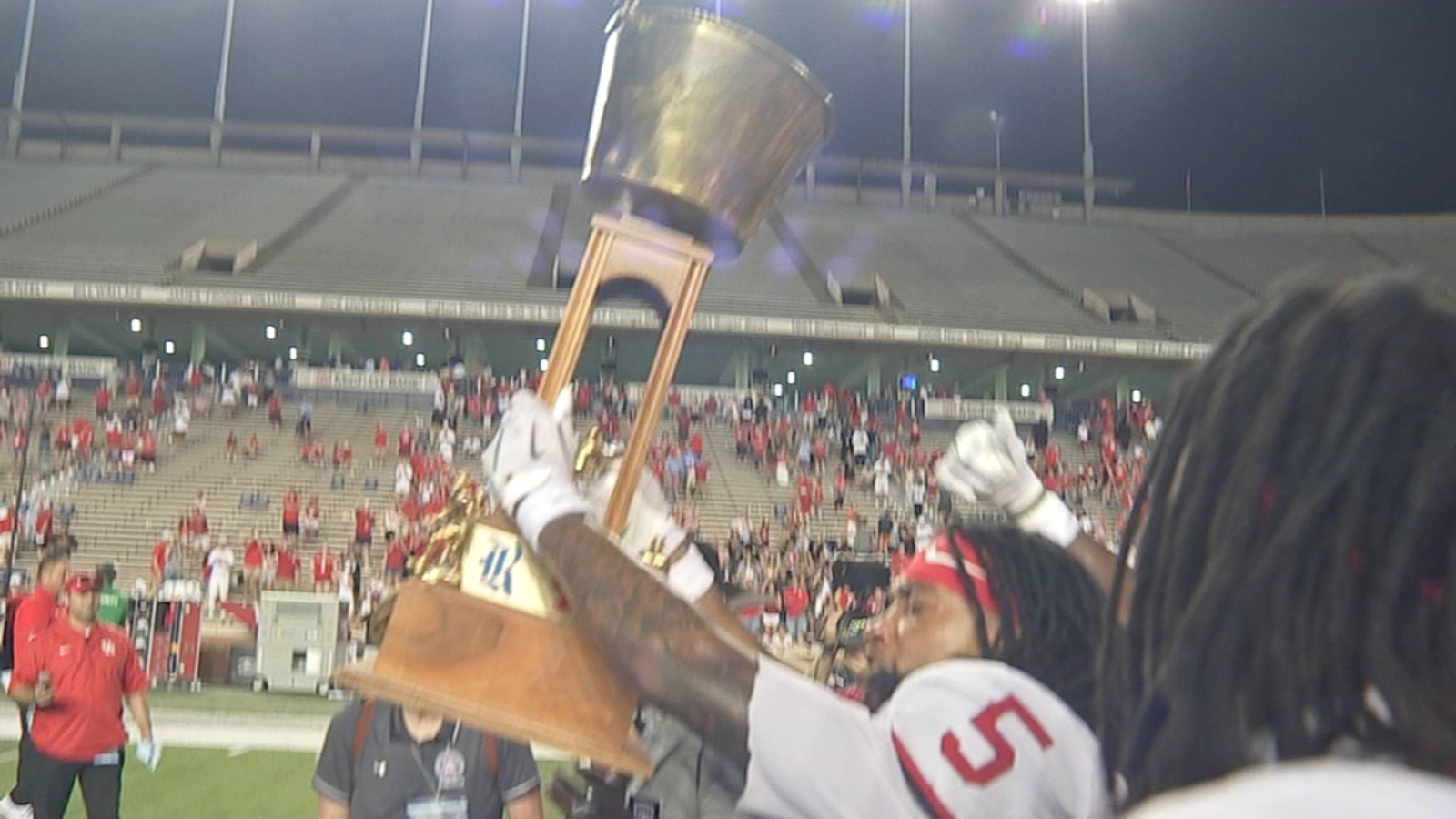 University of Houston tops Rice University in Bayou Bucket Classic 35-9 ...