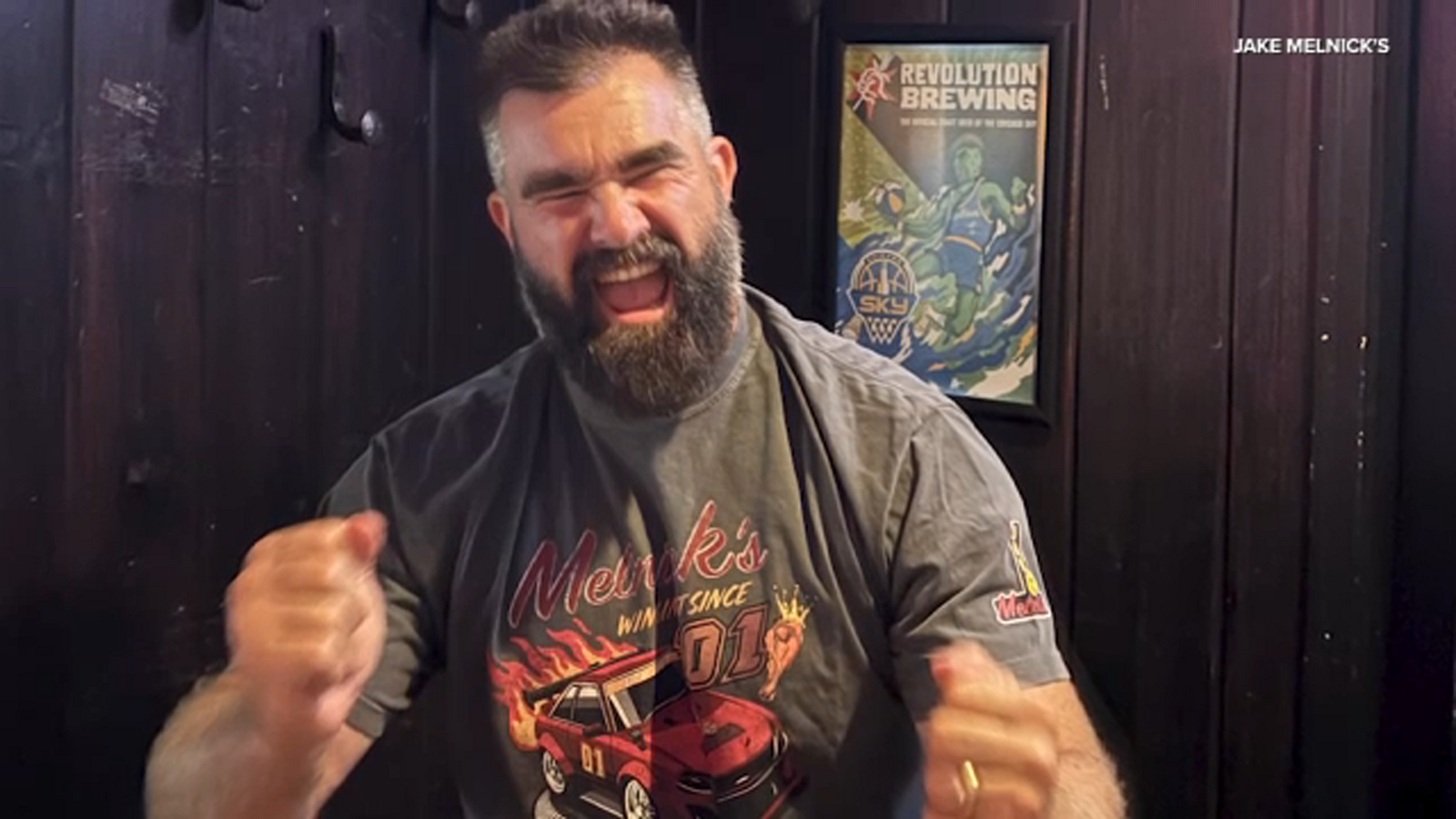 Jason Kelce kicks off first NFL Sunday in Chicago's Gold Coast at Jake ...