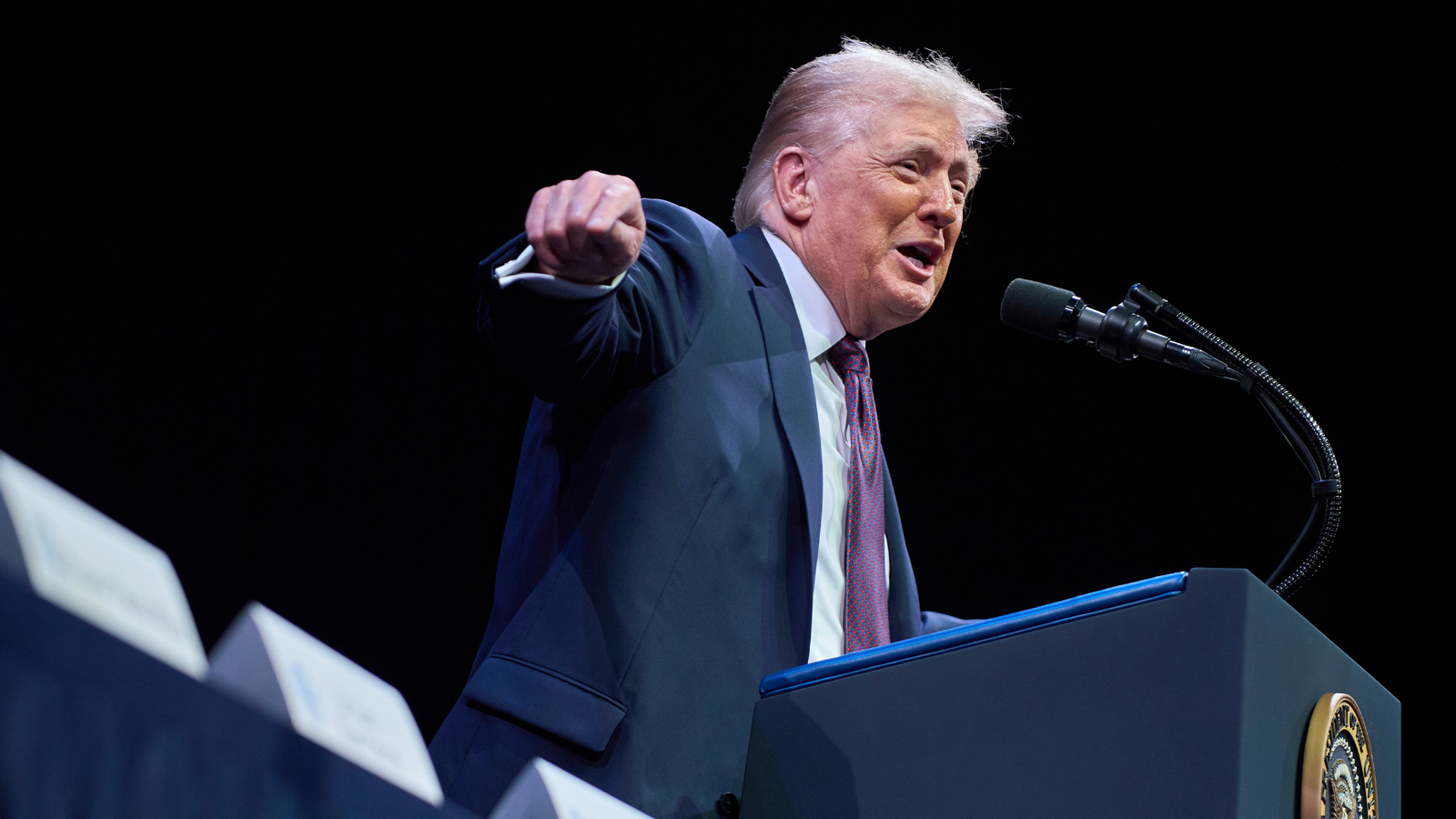 'We'd love to go into Chicago,' Trump says after controversy over 'war ...