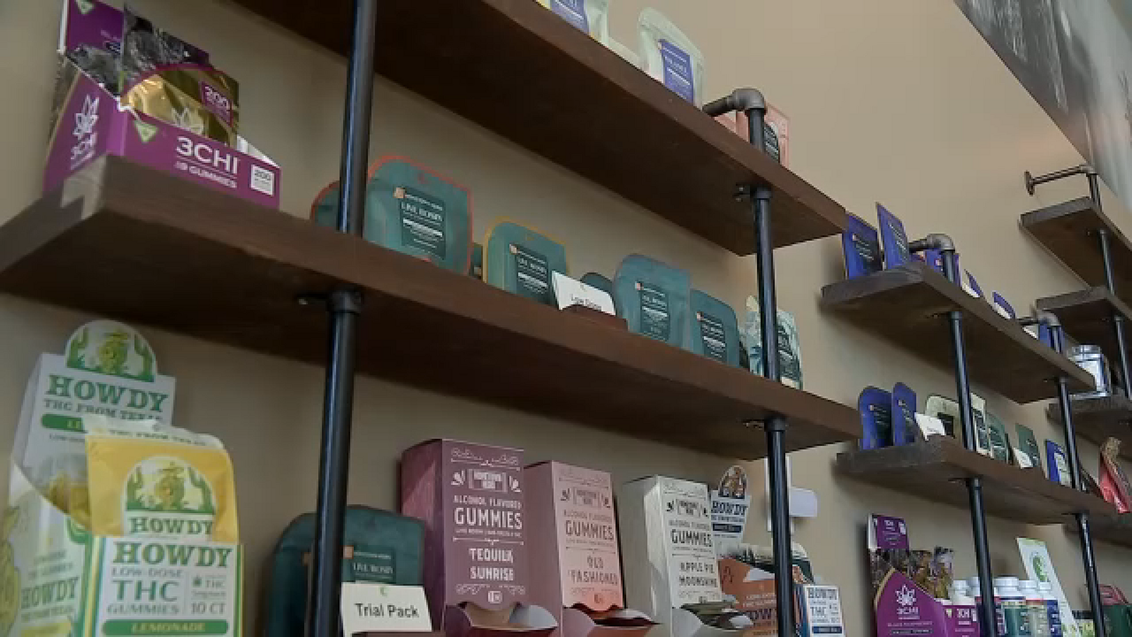 Texas Gov. Greg Abbott expected to issue executive order setting age ...