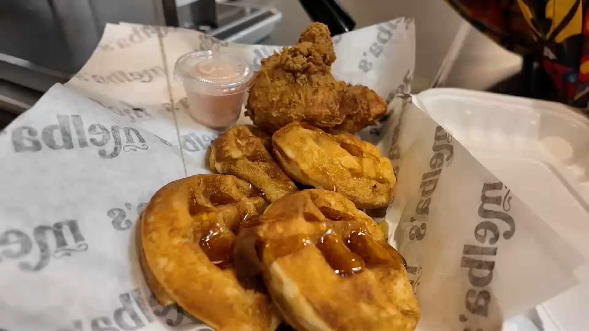 Melba's comes to Grand Central Terminal with a new chicken sandwich | Neighborhood Eats - ABC7 ...