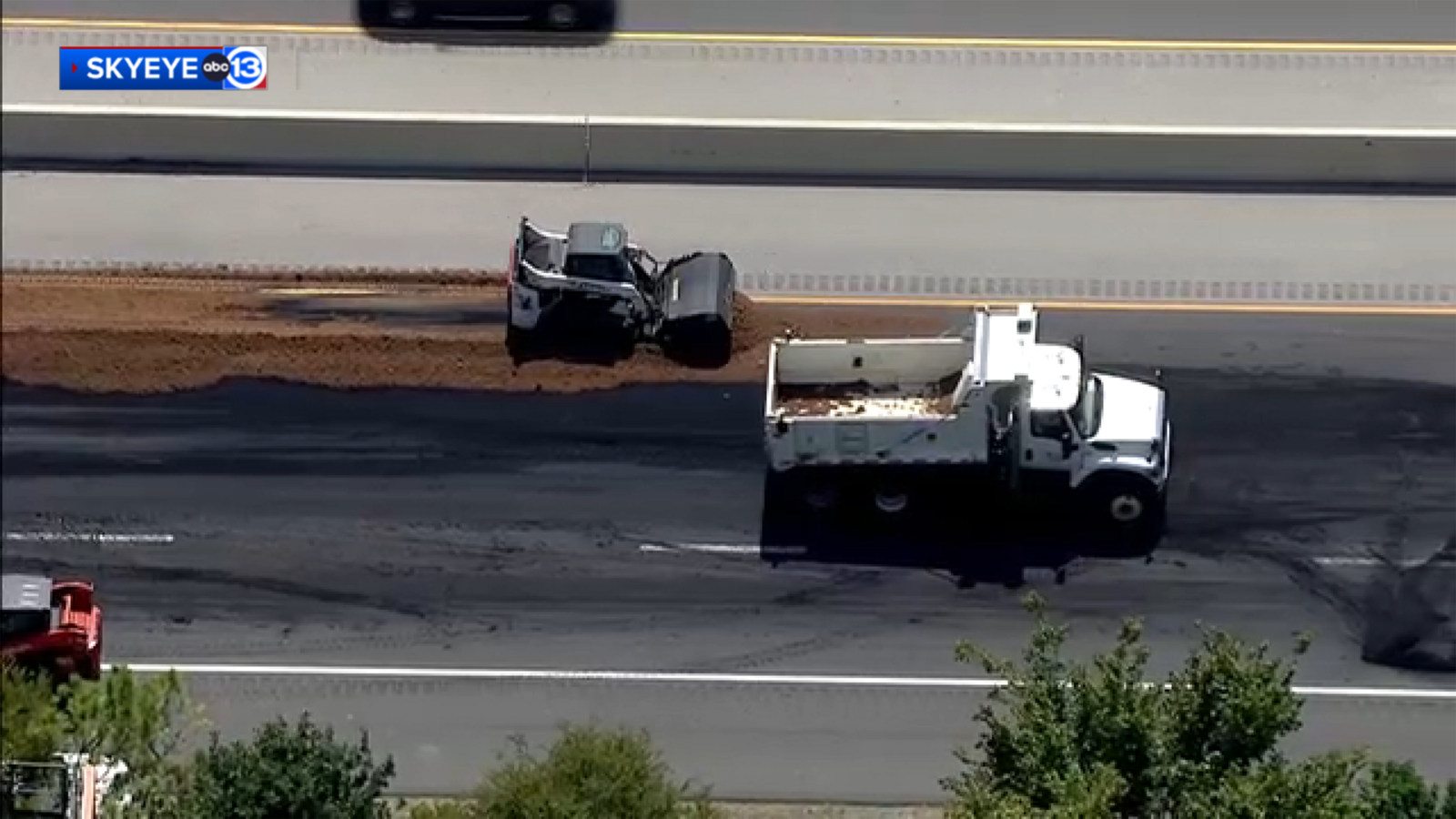 I-10 East Freeway westbound at Cedar Lane reopens after dry tar, lumber shut down roadway, HCSO ...