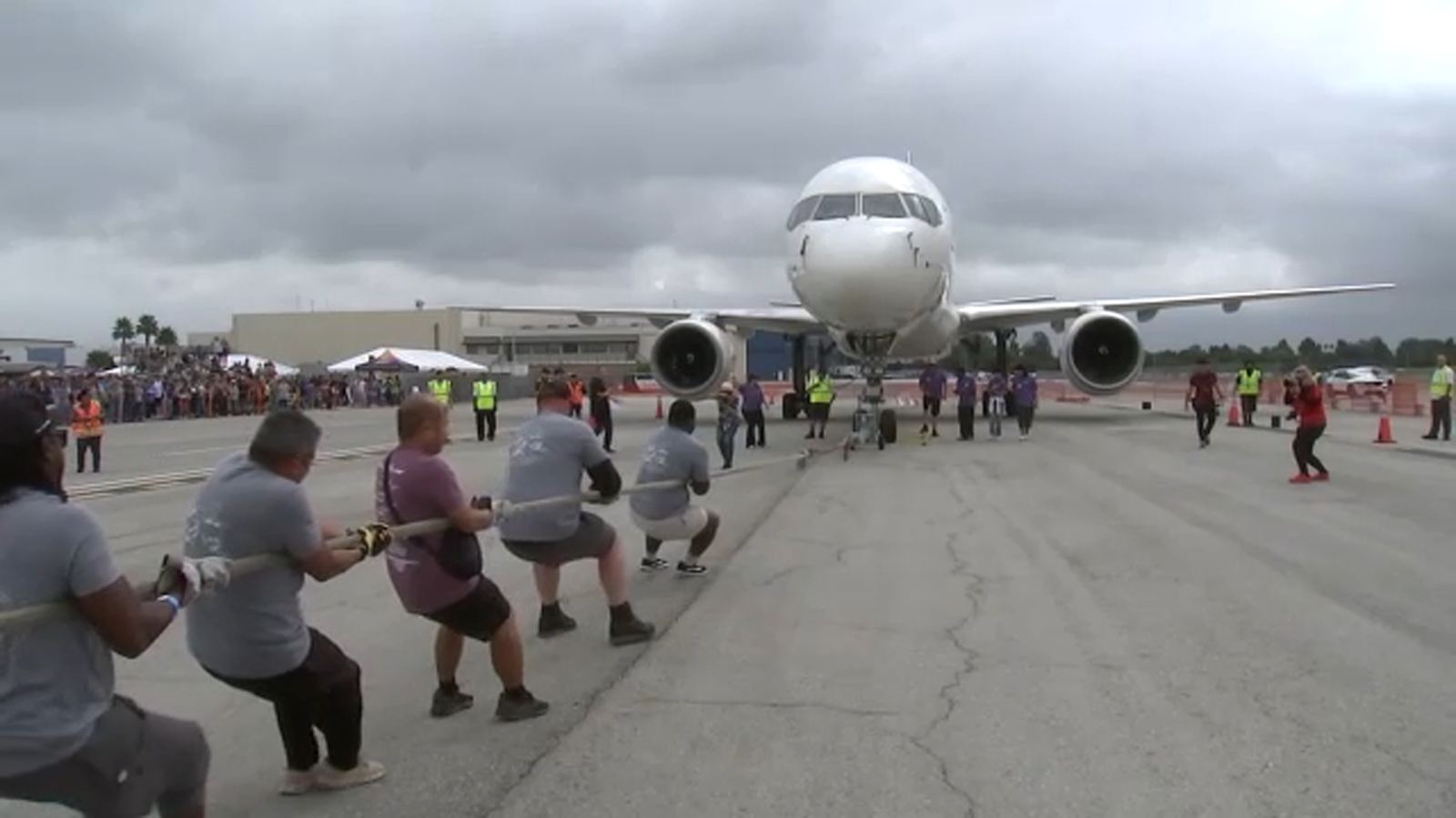 Teams pull 124K-pound jet in Long Beach to raise money for Special ...