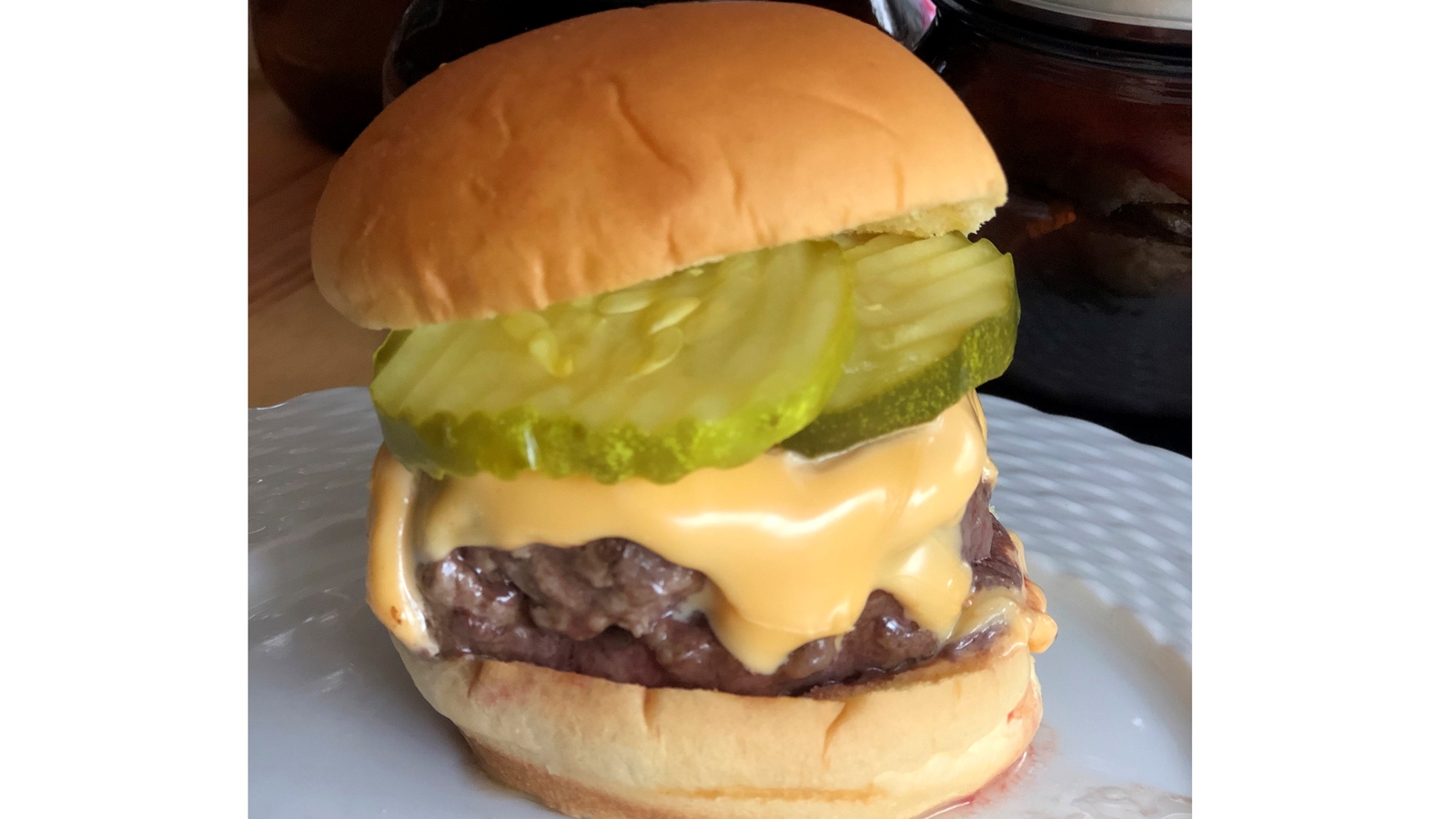 Celebrate National Cheeseburger Day with deals at fast food chains and ...