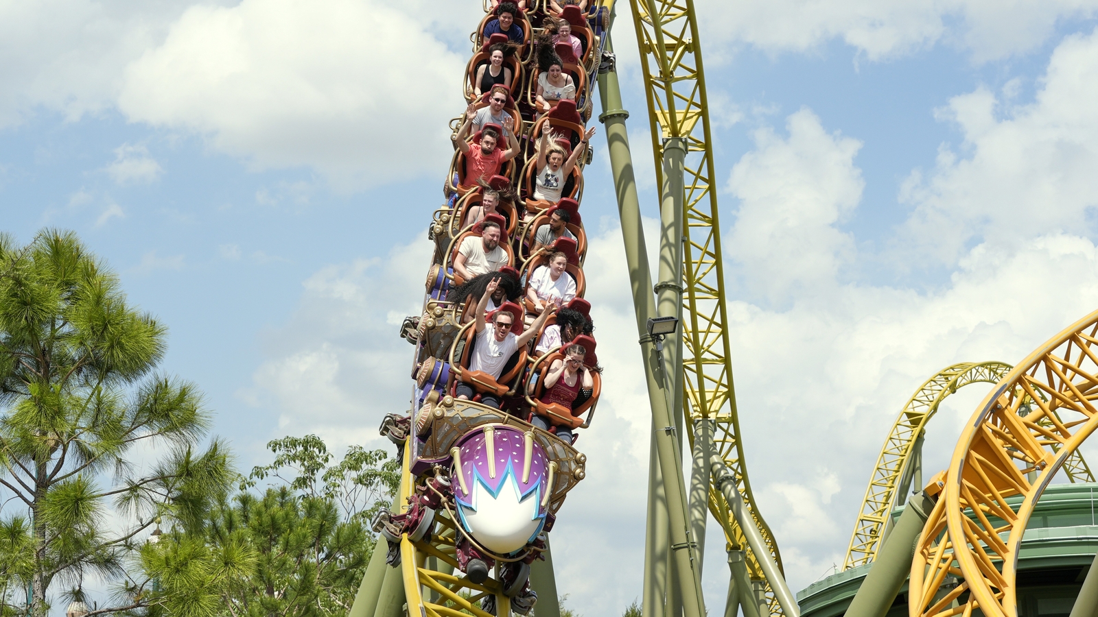 Man dies from blunt impact injuries after riding Stardust Racers at new ...