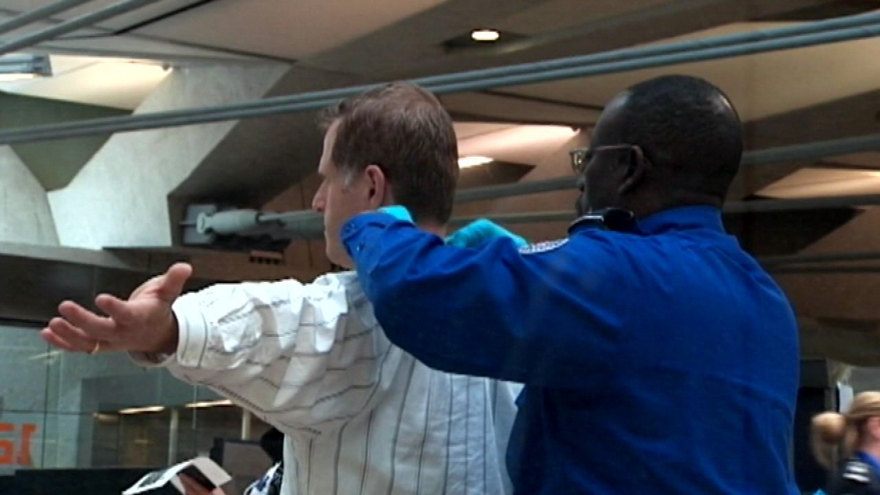 TSA announces new pat-down procedures at airports | abc7chicago.com