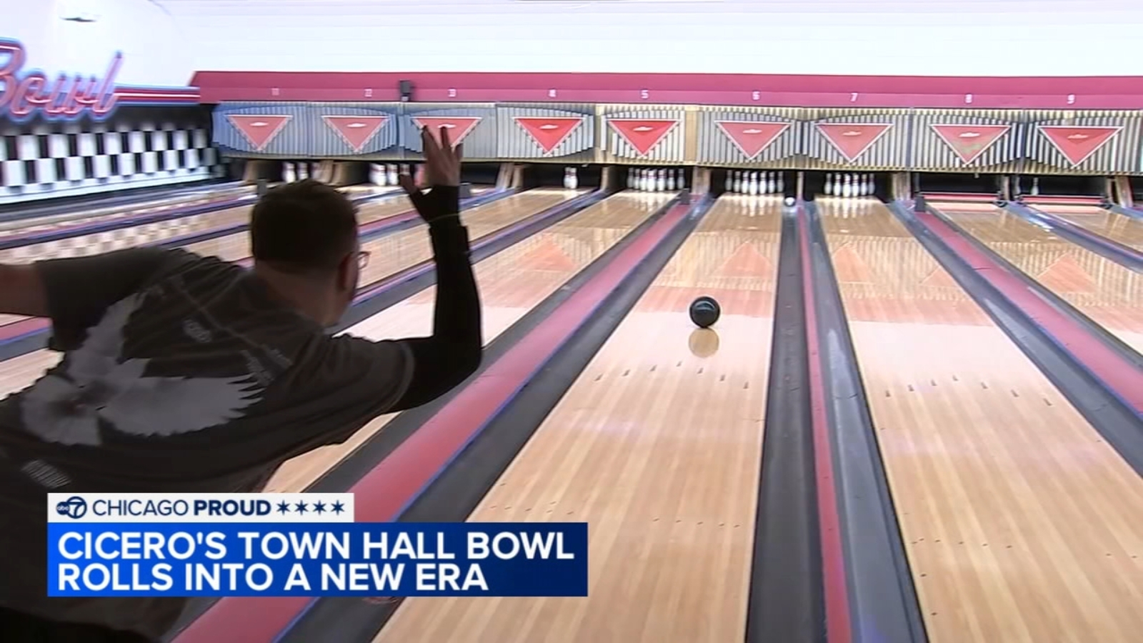 Chicago-area bowling allies: New owner reopens Town Hall Bowl in Cicero ...