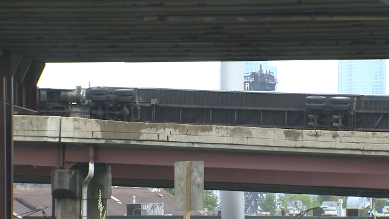 Chicago traffic: Semi crash shut down I-55 Stevenson Expressway ...