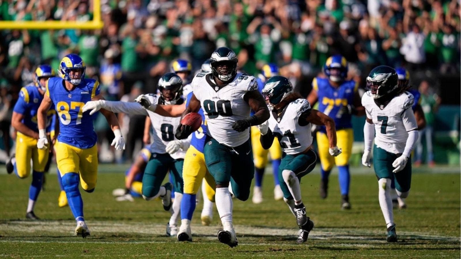 Jordan Davis seals Eagles' 33-26 thrilling win over Rams with Philly's 2nd blocked FG of 4th ...