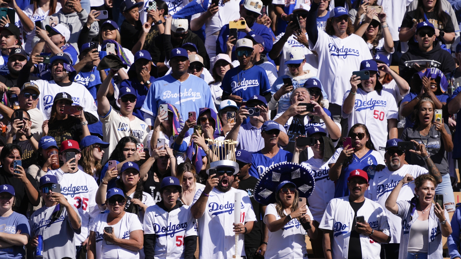 Dodgers become the 10th team in baseball history to draw 4 million fans ...