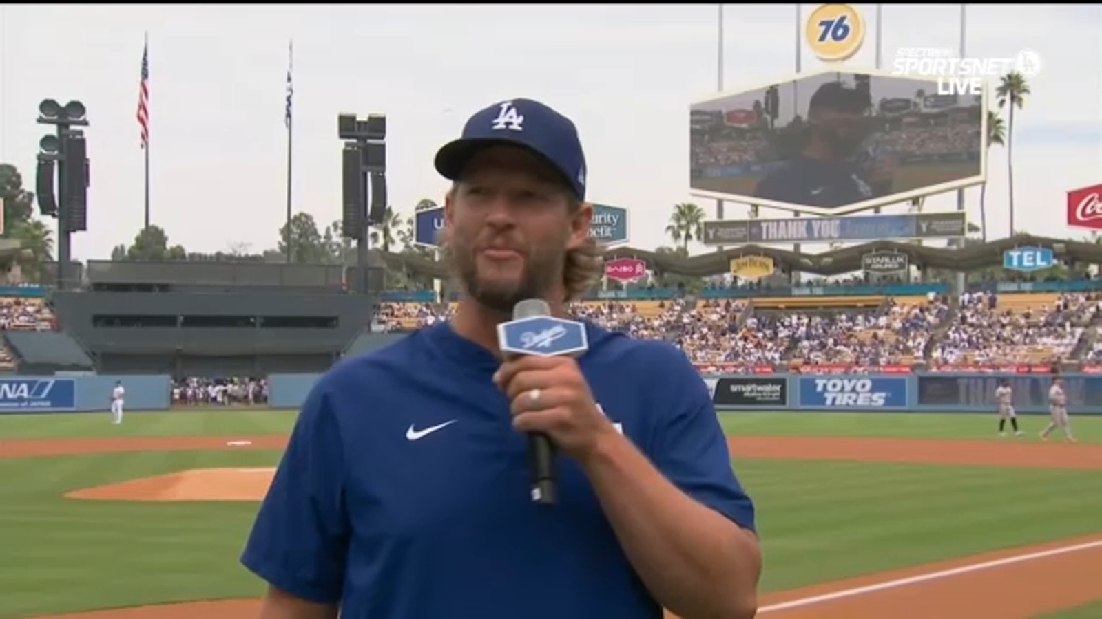 Dodgers pitcher Clayton Kershaw gives emotional speech to fans at final ...