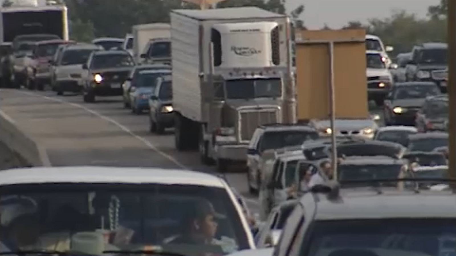 TxDOT outlines hurricane evacuation in SE Texas with traffic procedures ...