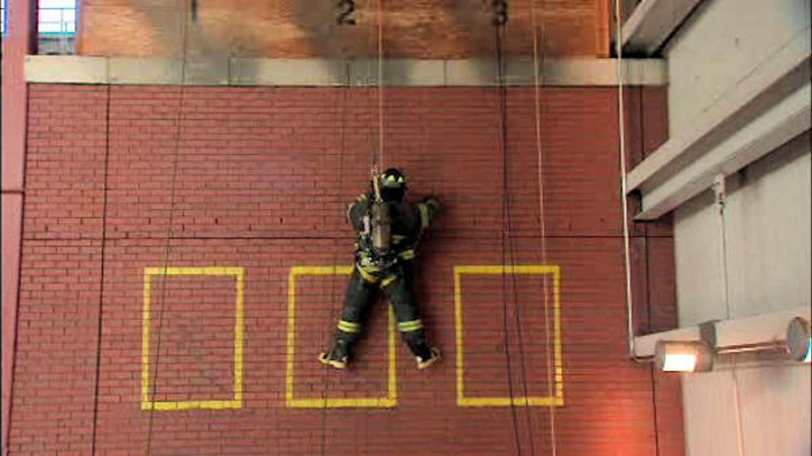 Anchor-and-rope PSS system saving firefighters' lives - ABC7 New York