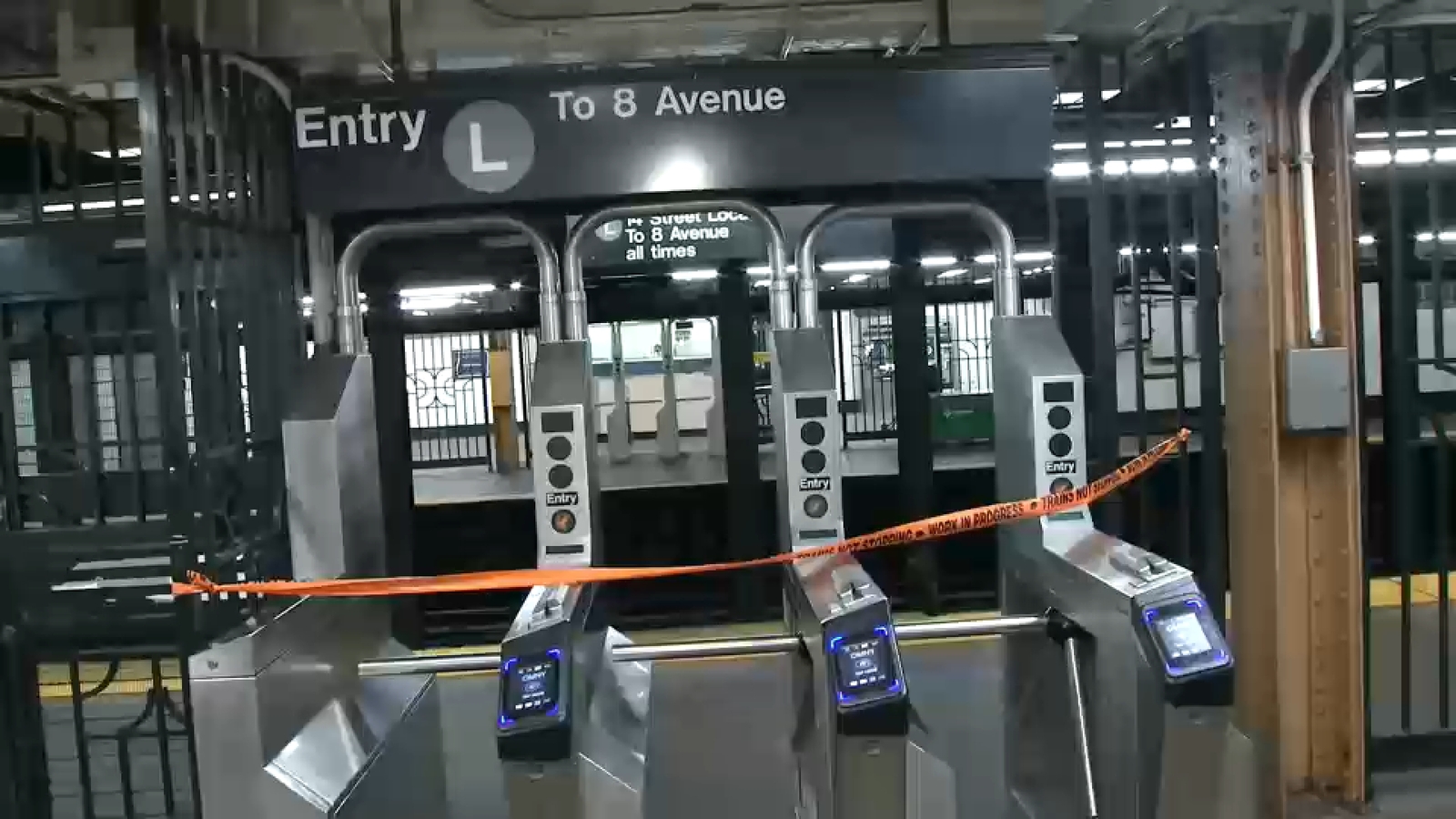 Off-duty NYPD officer shoved onto L train subway tracks at 3rd Ave. station in Manhattan, NYC ...