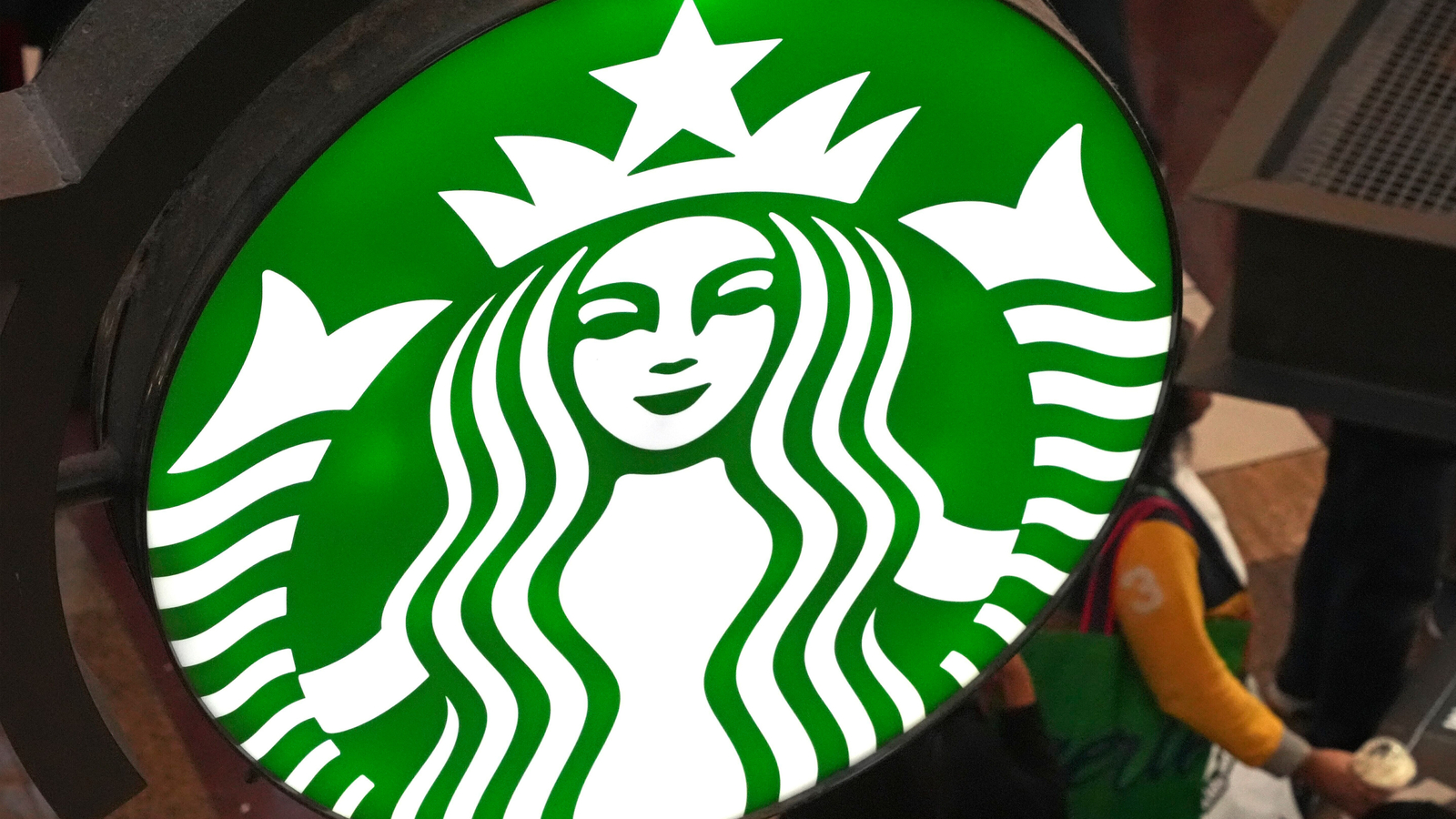 Starbucks to lay off 900 workers, close stores - ABC7 New York