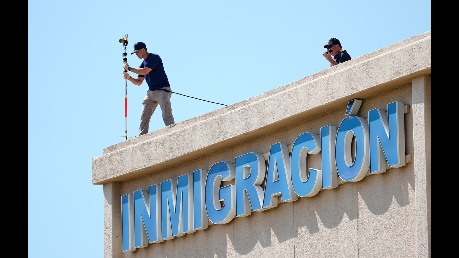 Dallas ICE shooting: Sniper allegedly left behind note saying he wanted ...