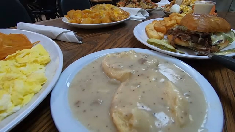 Dine and Dish: The Local in Old Town Clovis - ABC30 Fresno