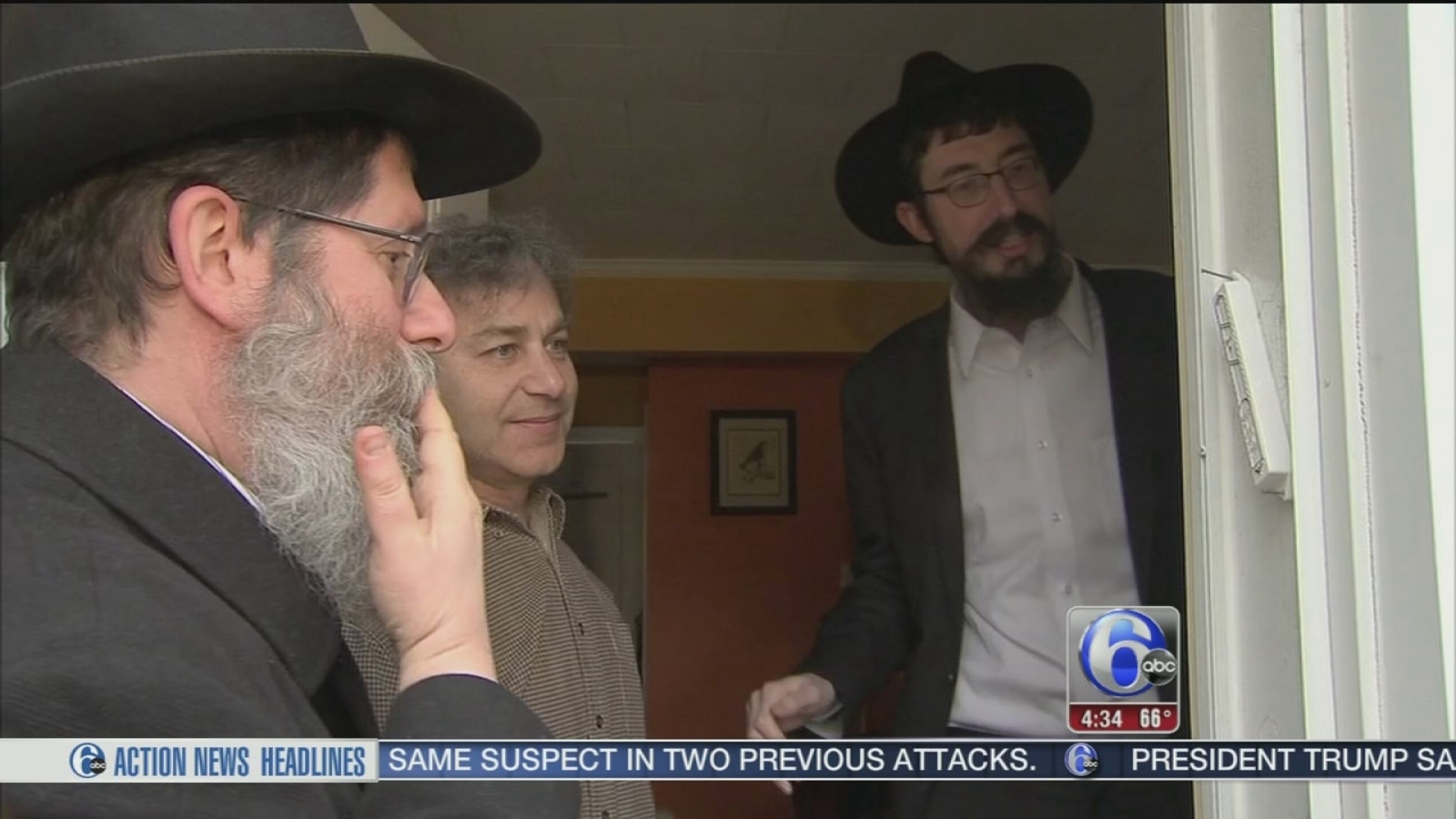 Rabbis install mezuzahs at local Jewish homes - 6abc Philadelphia