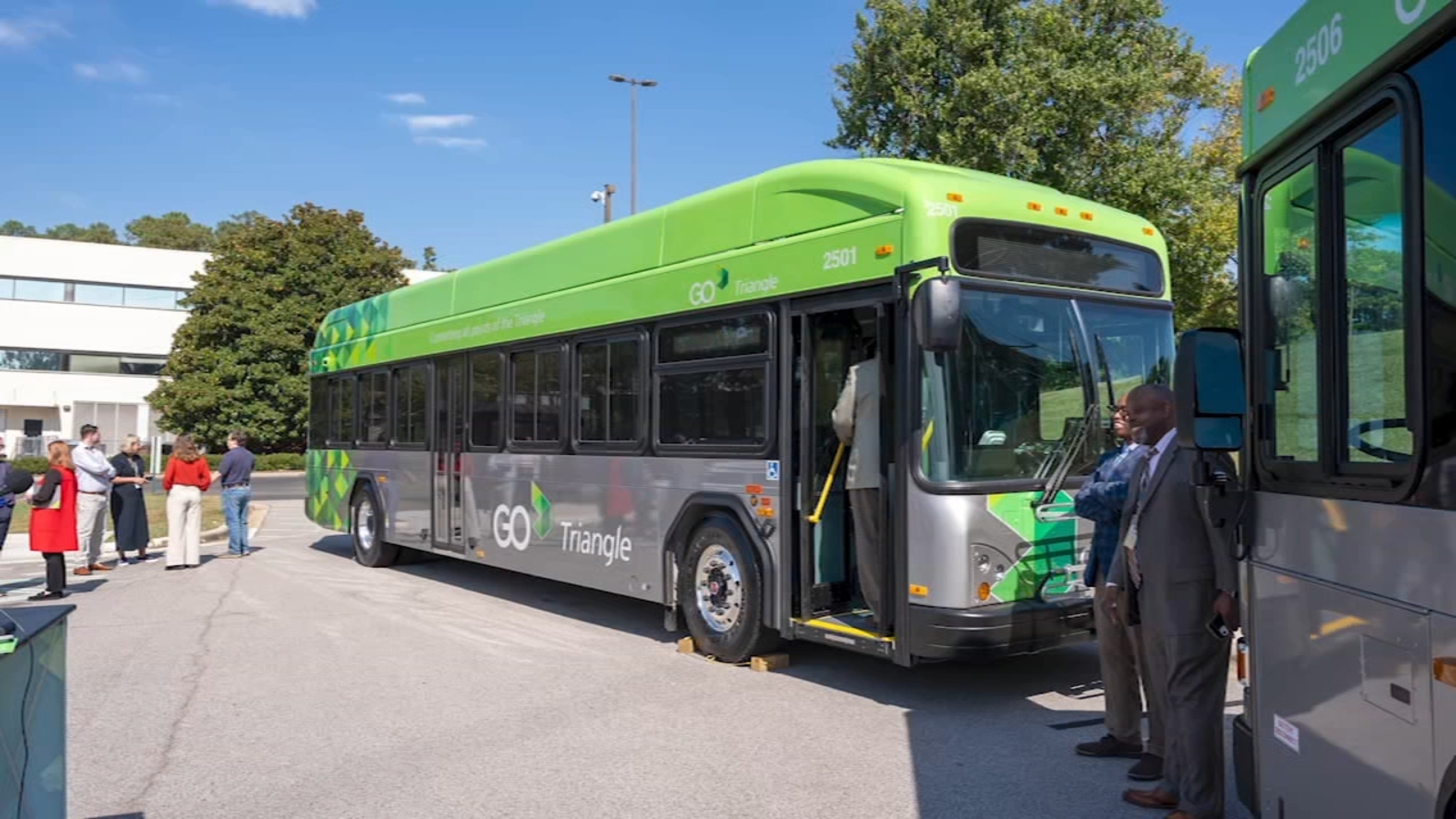 GoTriangle adds 15 new buses, including electric and diesel models - ABC11 Raleigh-Durham