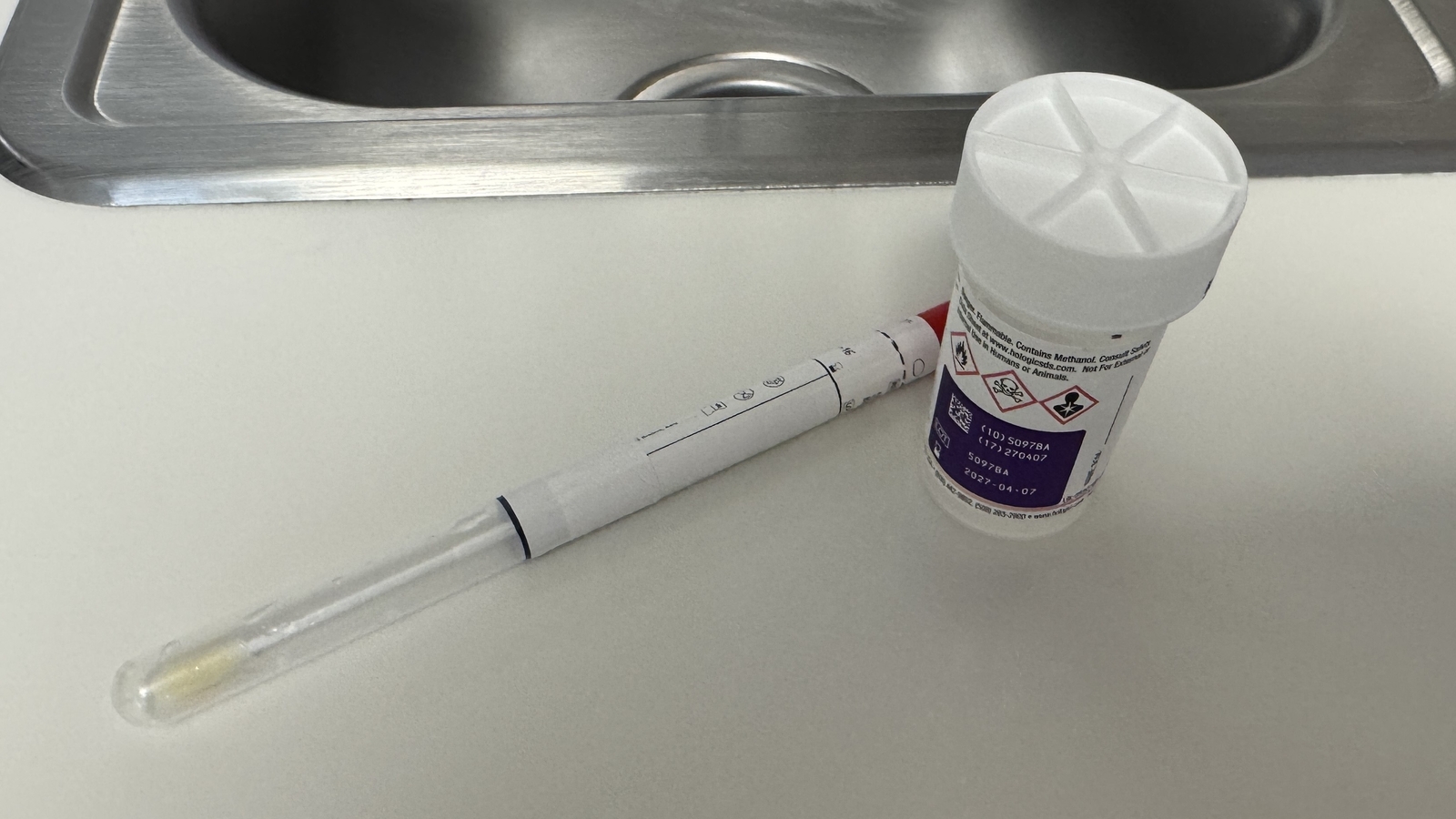 New self-collection for HPV testing giving women more private option ...