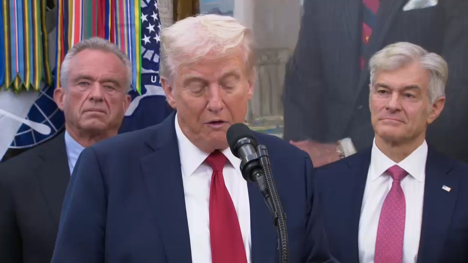 Trump announces 'TrumpRx' website for pharmaceutical drugs after Pfizer ...