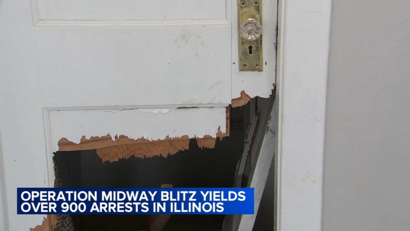 Chicago ICE raid news today: Immigration agents violently detain ...