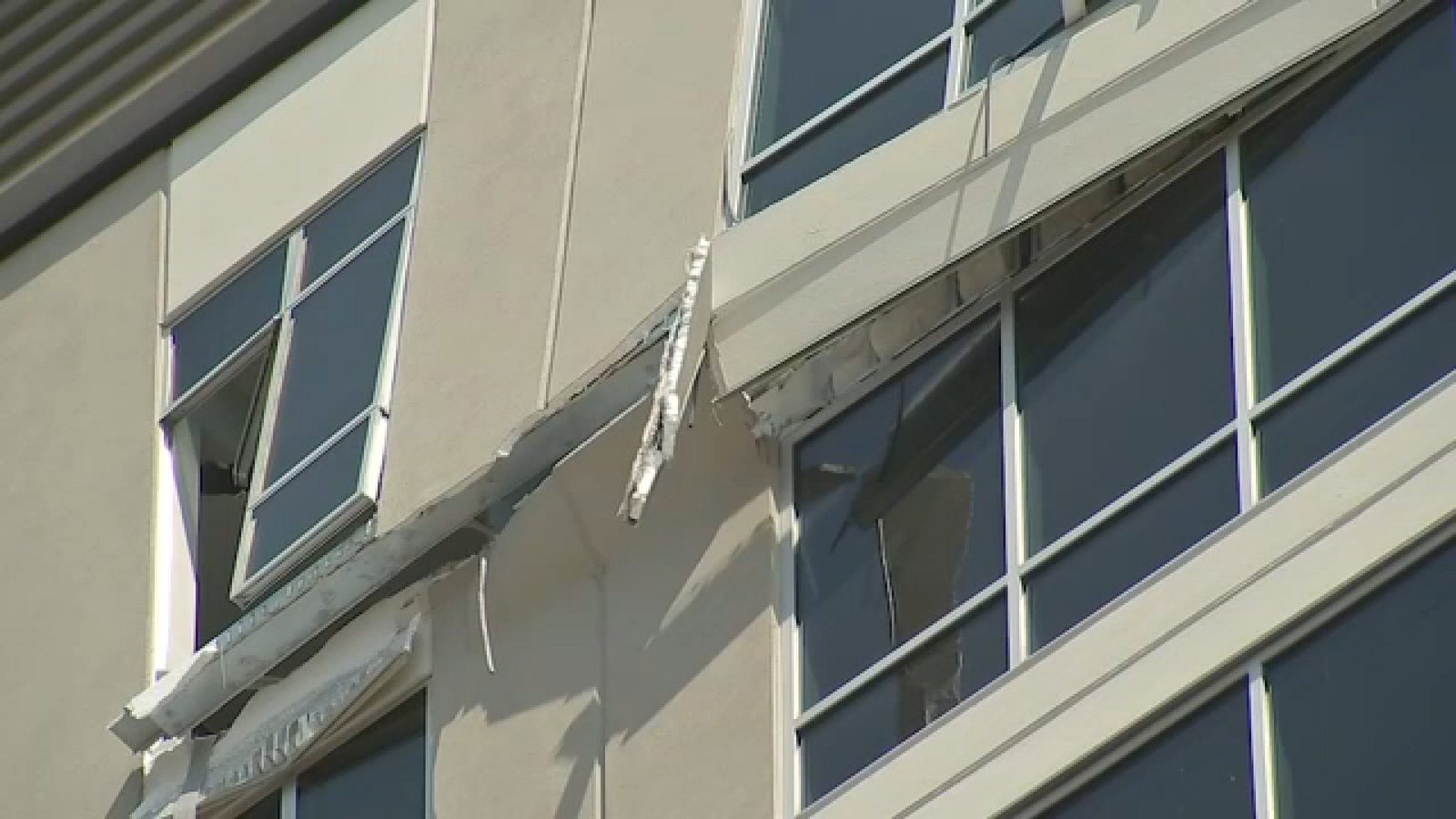 Holiday Inn explosion: 6 workers injured in explosion in downtown ...