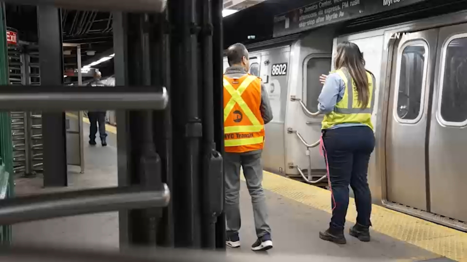 2 teenagers killed in possible subway surfing incident in Williamsburg ...
