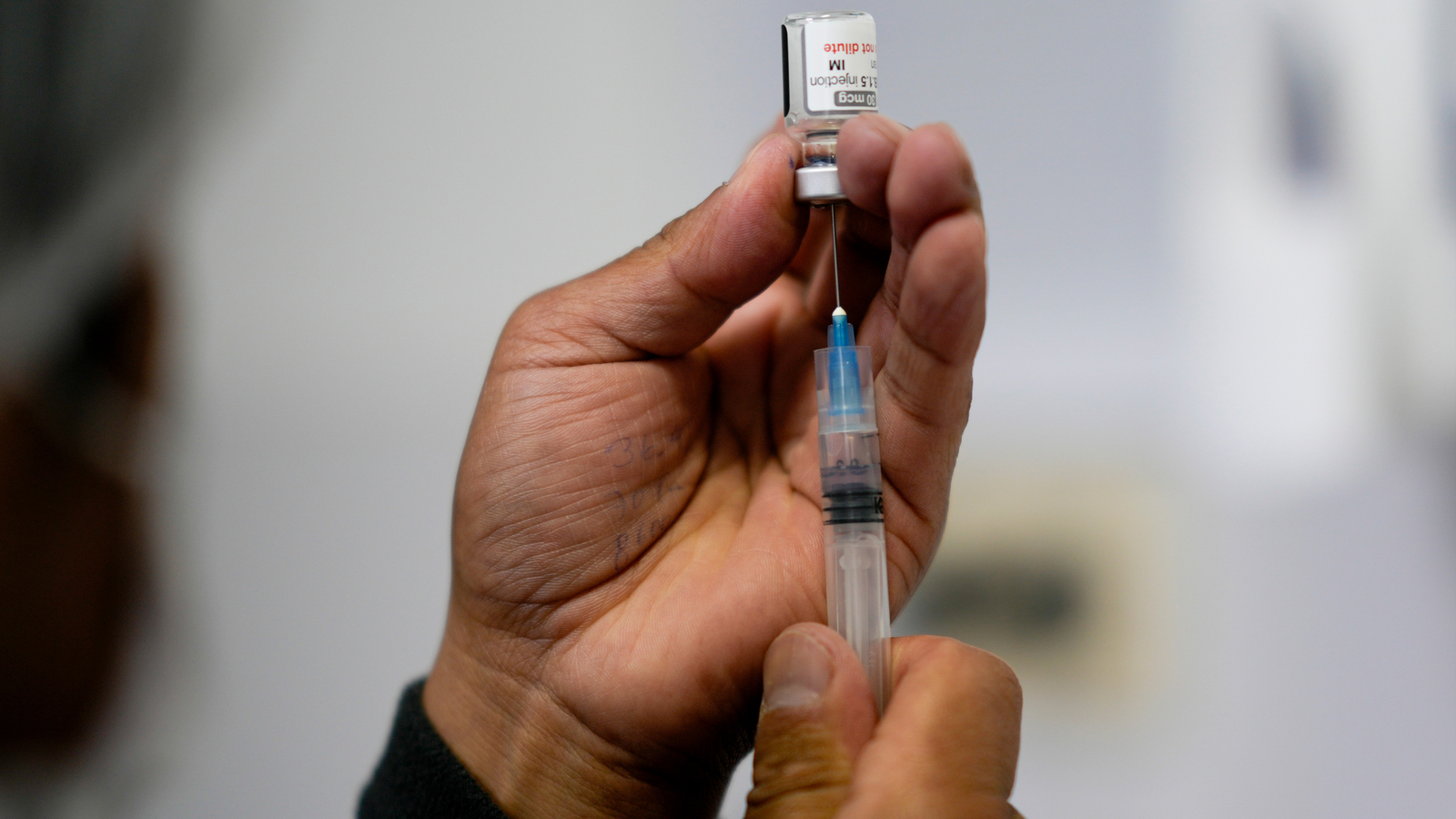 CDC drops universal COVID vaccine recommendations, suggests separate ...