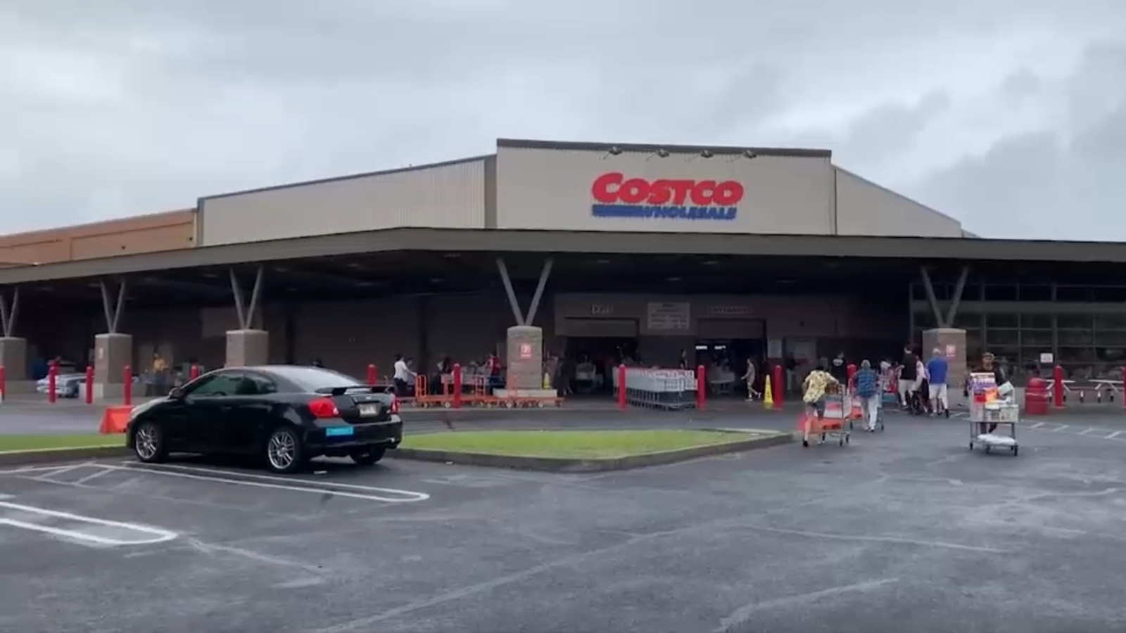 Brooklyn Costco fight: NYPD searching for suspects after altercation ...