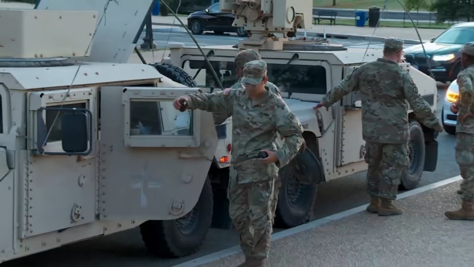 Texas National Guard headed to Illinois, as Pritzker decries ...