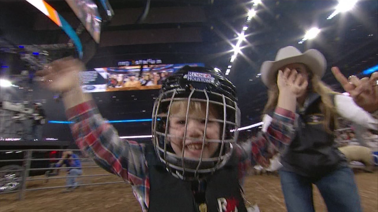 5-year-old busts moves and muttons in rodeo competition - ABC13 Houston