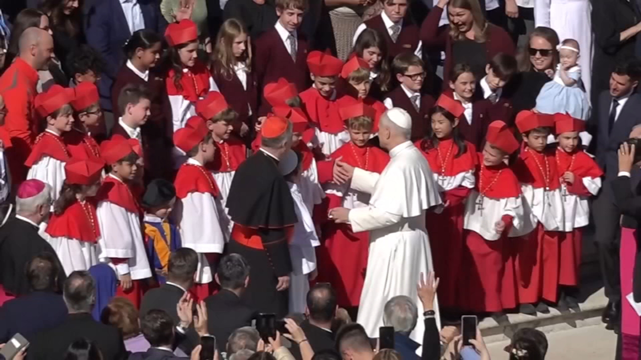 Our Lady of Mount Carmel Academy students meet with Pope Leo XIV ...