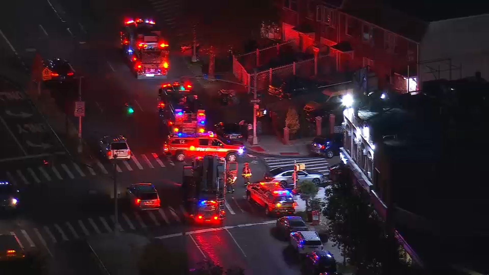 2 people hurt in East Elmhurst, Queens apartment fire - ABC7 New York
