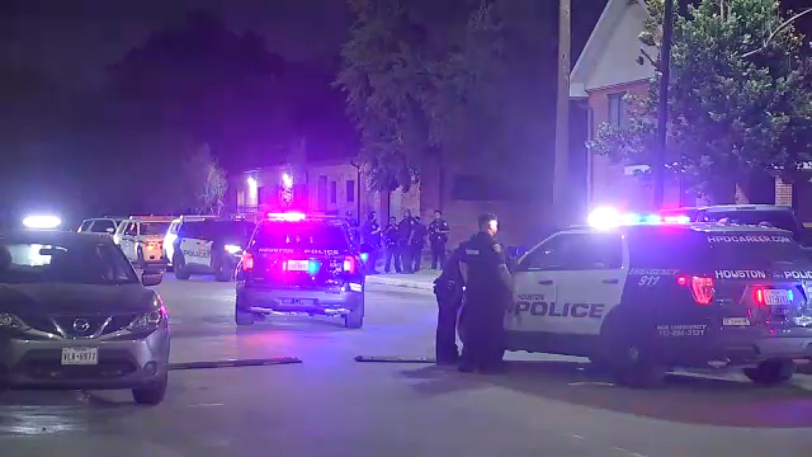 Investigation underway after 33-year-old man killed in Fifth Ward apartment complex shooting ...