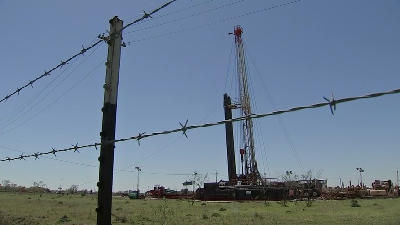 Man dies after piece of equipment crushes employee in Brazoria County ...