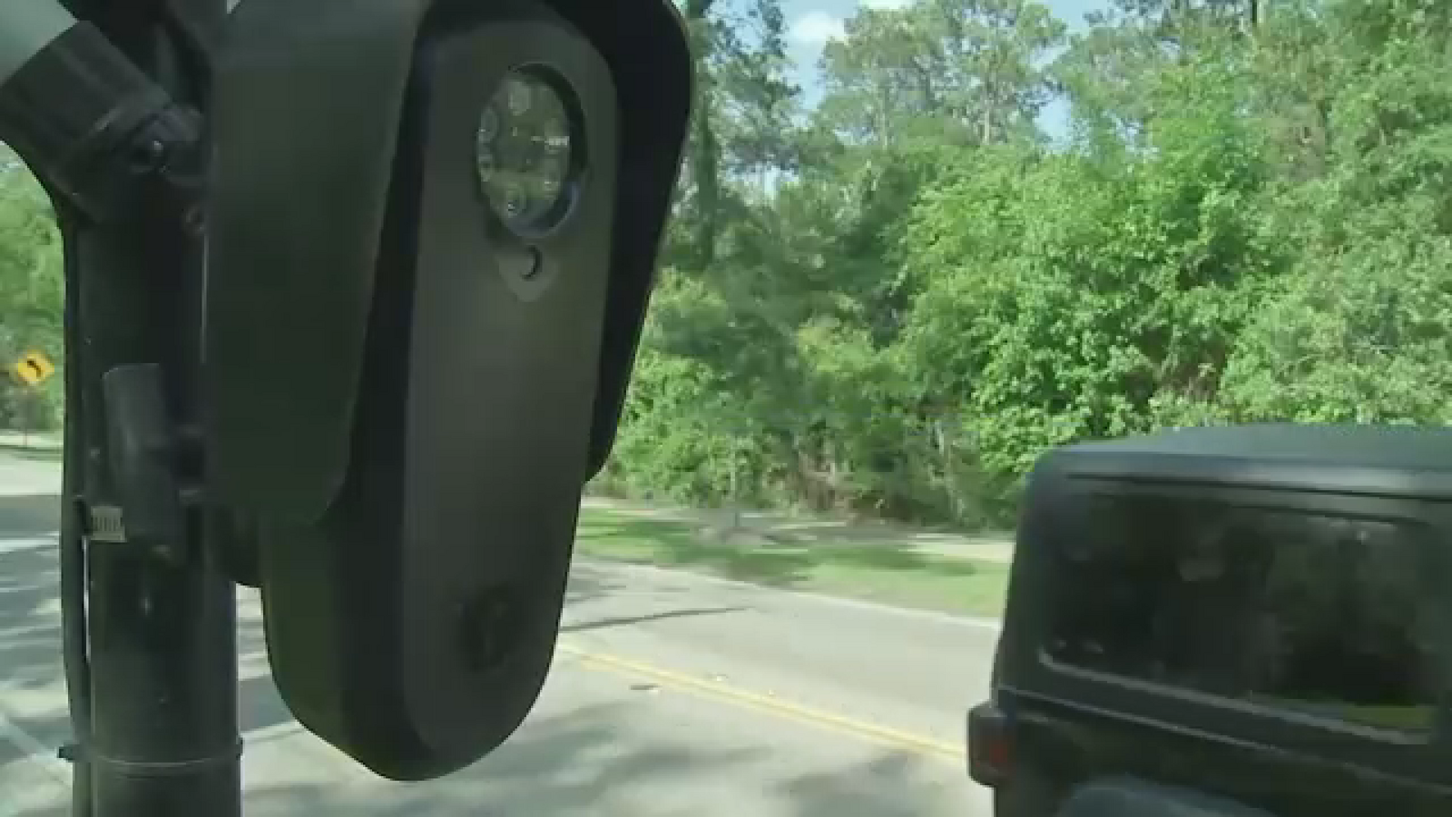 Houstonians appear divided on use of license-plate reading Flock ...