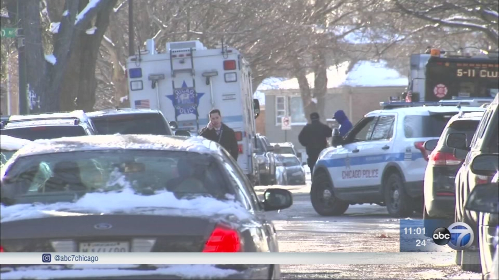 Man In Custody After 12 Hour Barricade In Edison Park Abc7 Chicago