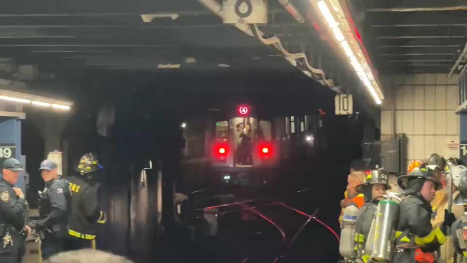 Investigation into 3 subway cars detaching from 4 train in the Bronx ...