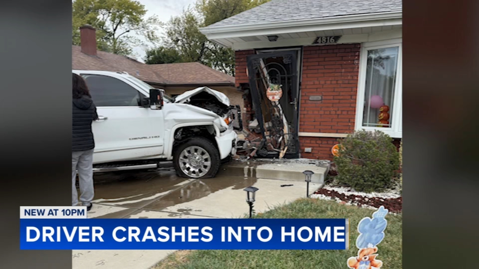 Oak Lawn car into house: Driver crashes into home amid medical ...